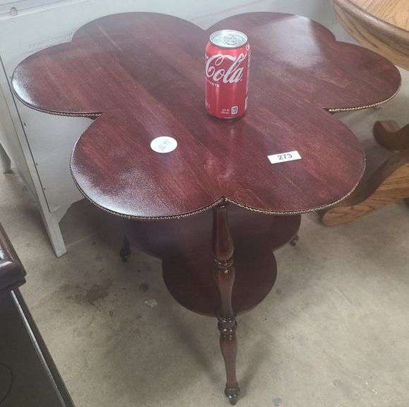 Victorian cloverleaf parlor table - Dixon's Auction at Crumpton