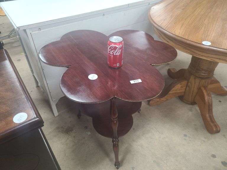 Victorian cloverleaf parlor table - Dixon's Auction at Crumpton