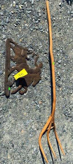 primitive rake and metal decor lot - Dixon's Auction at Crumpton