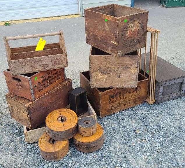 vintage wooden crates lot - Dixon's Auction at Crumpton