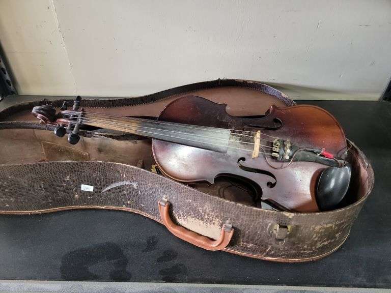 Antique Violin & Case - Dixon's Auction at Crumpton