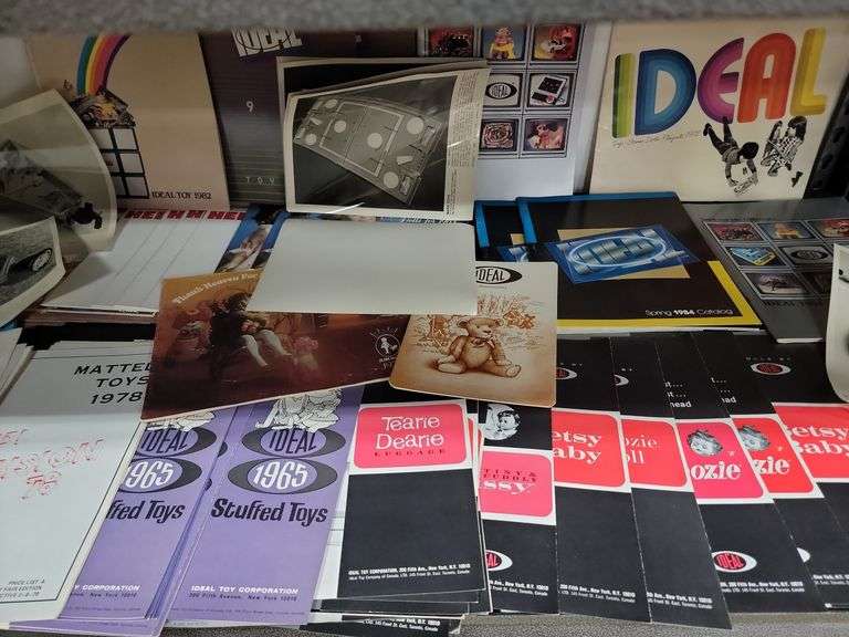 Lot of Toy Literature & Pamphlets - Dixon's Auction at Crumpton