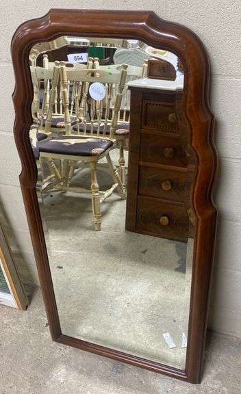 Queen Anne-style mirror - Dixon's Auction at Crumpton