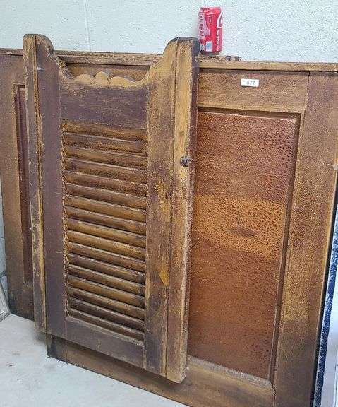 Rustic western decor saloon doors - Dixon's Auction at Crumpton