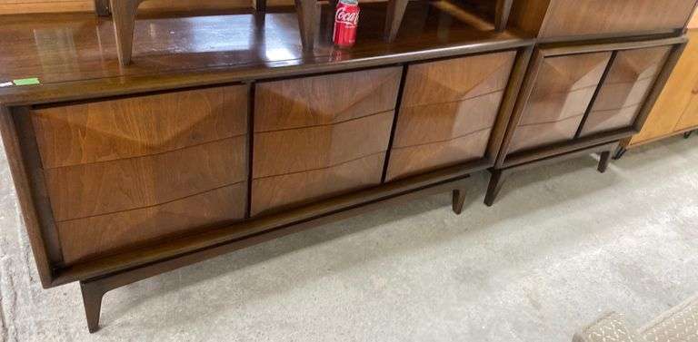 United Diamond MCM walnut triple dresser, very minor chips and finish ...