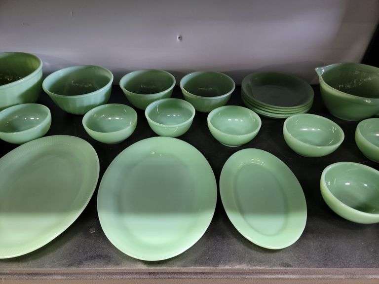 Lot Vintage Fire King Jadeite Dishes, Bowls & Platters - Dixon's ...