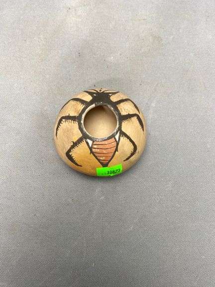 Native American pottery insect pot - Dixon's Auction at Crumpton