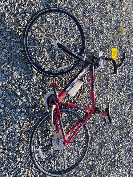 Road tech Genesis 700 Shimano bicycle - Dixon's Auction at Crumpton