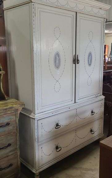 Antique Adams-style three-piece wardrobe - Dixon's Auction at Crumpton