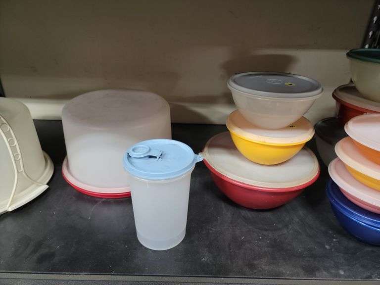 Lot of Vintage Tupperware Covered Containers - Dixon's Auction at Crumpton