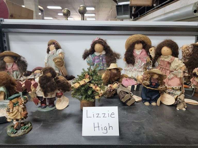 Lot Lizzie High Figurines - Dixon's Auction at Crumpton