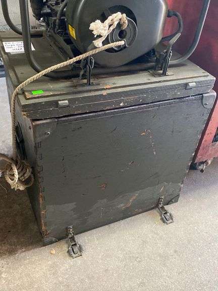 WW2 Signal Corps generator with case. - Dixon's Auction at Crumpton