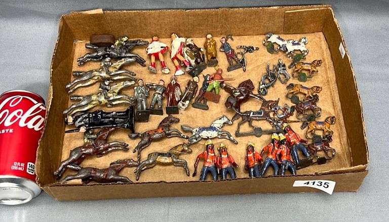 Group of vintage lead figures - Dixon's Auction at Crumpton