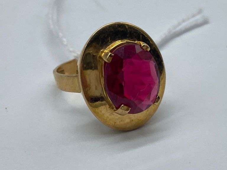 18kt + Gold Oval Ruby Ring 5.1g - Dixon's Auction at Crumpton