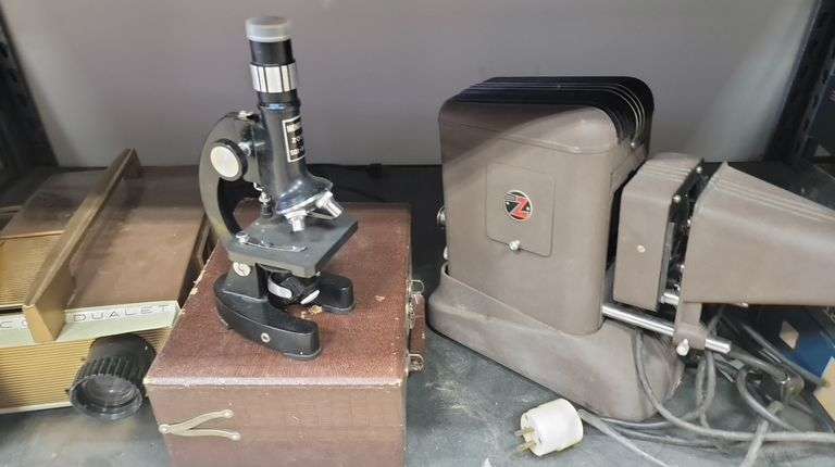 Lot Vintage Slide Projector, Microscope etc - Dixon's Auction at Crumpton