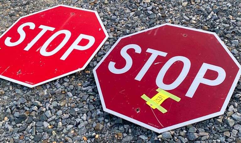 metal stop sign lot - Dixon's Auction at Crumpton