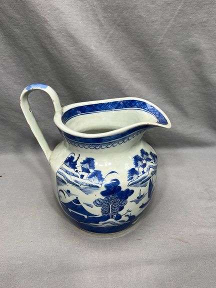 Antique Chinese Export Canton pitcher - Dixon's Auction at Crumpton