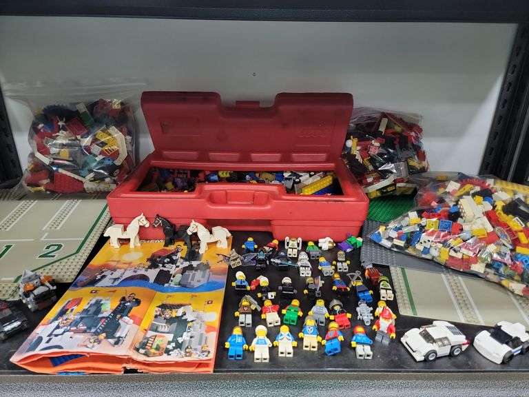 Lot Of Vintage Legos - Dixon's Auction at Crumpton