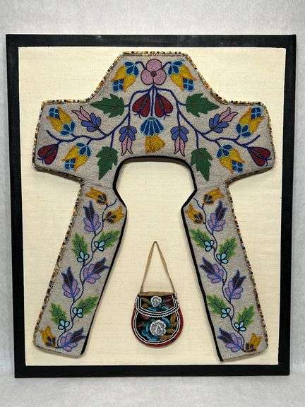 Ojibwe Native American Beaded Yoke And Pouch - Dixon's Auction at Crumpton