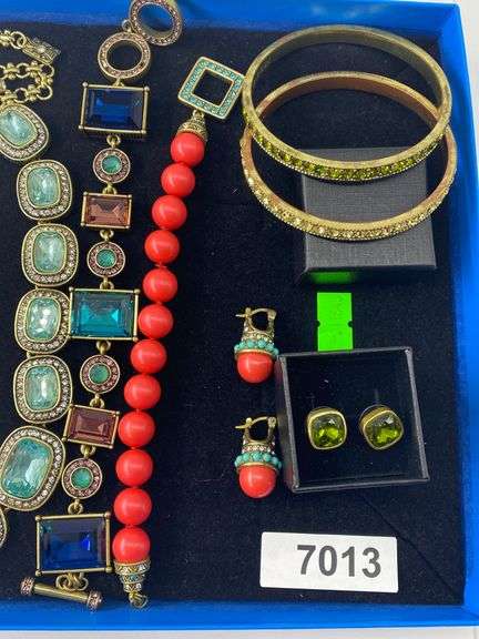 Generous Lot of Heidi Daus Jewelry - Dixon's Auction at Crumpton