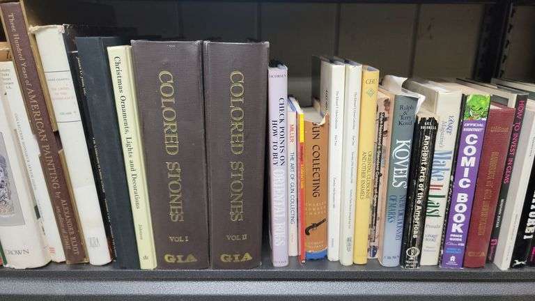 Lot Of Collector Books & Guides - Dixon's Auction at Crumpton