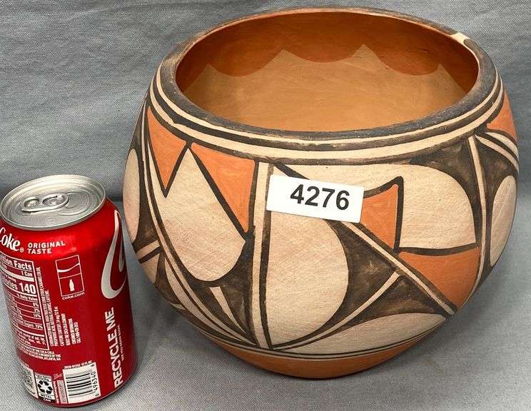 Mary Edna Native American Pottery Pot - Dixon's Auction at Crumpton