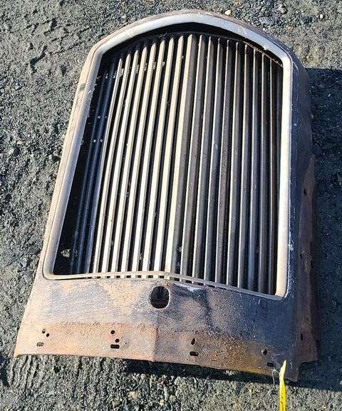 Vintage Car Grill - Dixon's Auction at Crumpton