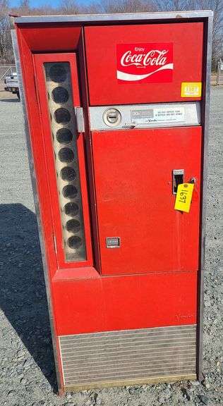 Vintage Coca Cola Machine Untested - Dixon's Auction at Crumpton