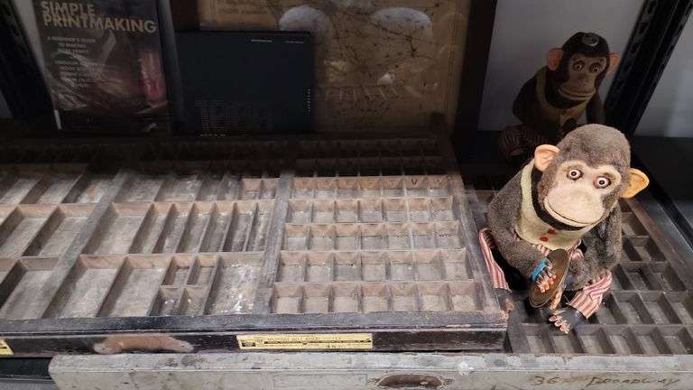 Lot Antique Printers Block Trays - Dixon's Auction at Crumpton