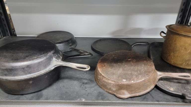 Lot Vintage . Antique Cast Iron Cookware, Skillets, Copper Pot ...