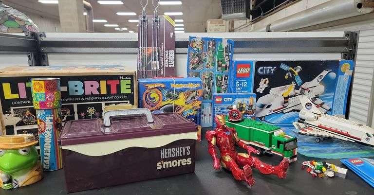 Lot Vintage Legos, Lite-Brite, Kermit & Piggy Mugs Etc - Dixon's ...