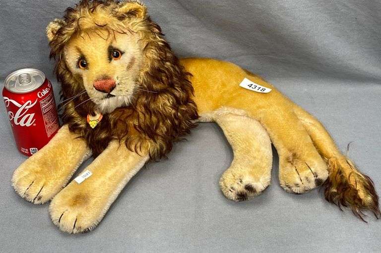 Vintage Steiff Lion - Dixon's Auction at Crumpton