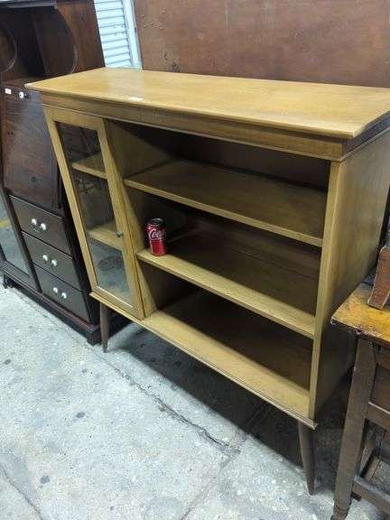MCM Maple Bookcase - Dixon's Auction at Crumpton