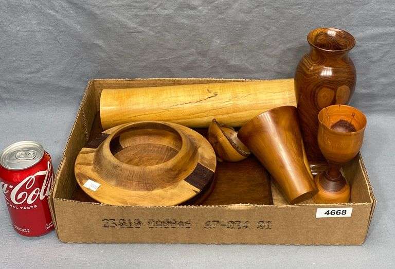 8 Pieces Of Treenware - Dixon's Auction at Crumpton