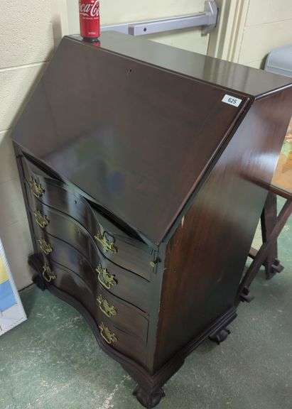 Antique Claw Foot Desk, Chips - Dixon's Auction at Crumpton