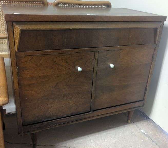 MCM Walnut Server - Dixon's Auction at Crumpton