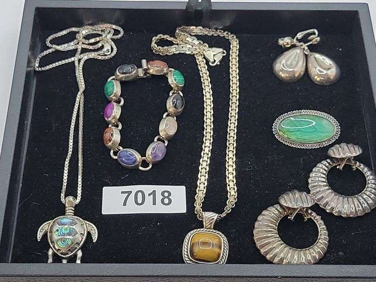 Sterling Silver Jewelry Lot - Dixon's Auction at Crumpton