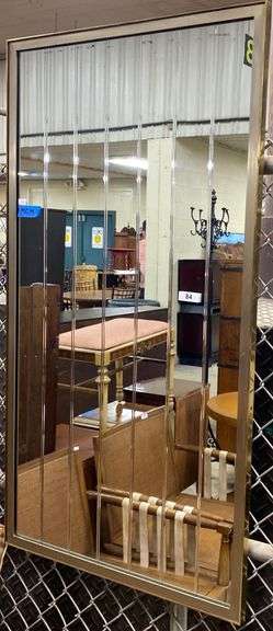 MCM Mirror - Dixon's Auction at Crumpton