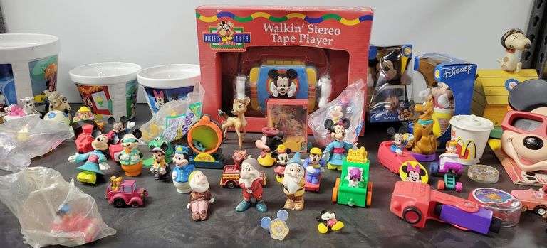 Lot Disney & Mickey Mouse Collectibles - Dixon's Auction at Crumpton