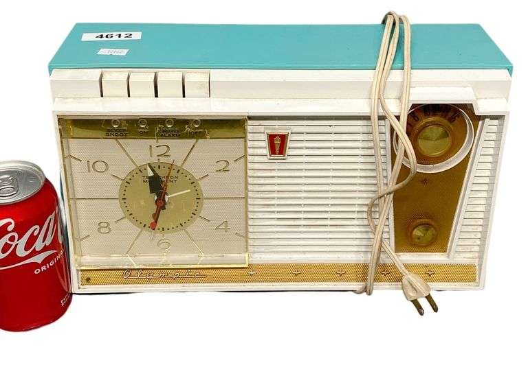 Vintage Olympic Model 558 Radio - Dixon's Auction at Crumpton