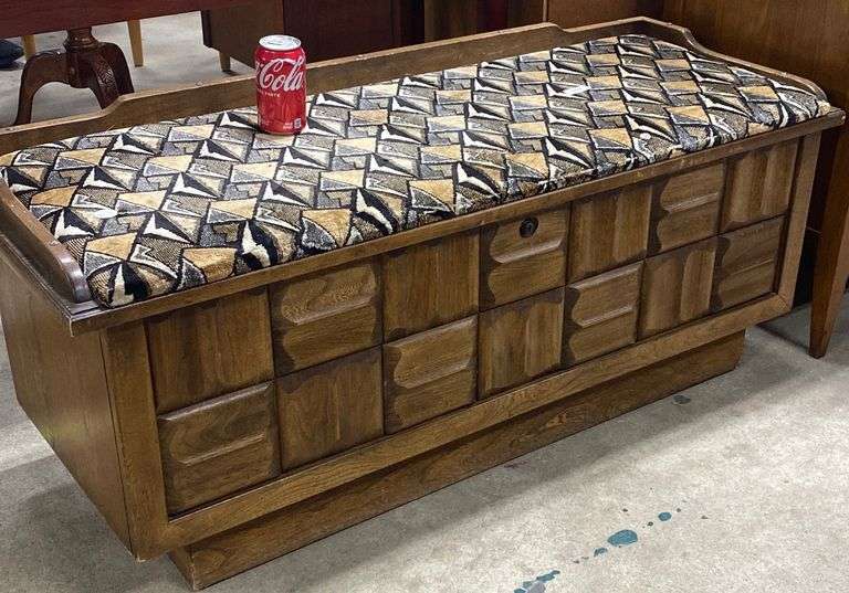 MCM Cedar Chest Bench - Dixon's Auction at Crumpton