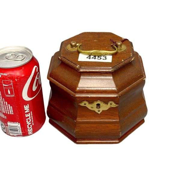 Colonial Williamsburg Tea Caddy - Dixon's Auction at Crumpton