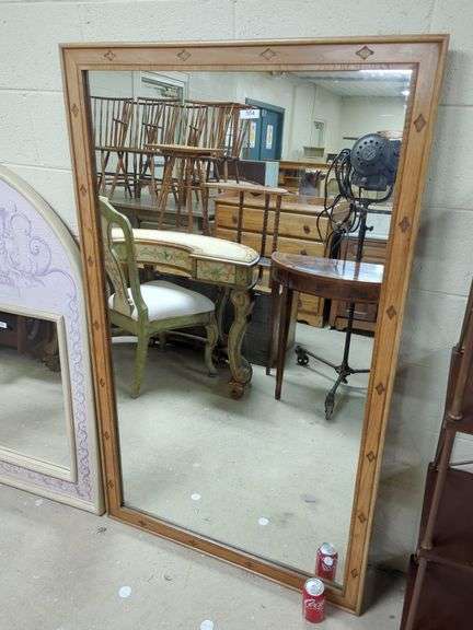 MCM Mirror - Dixon's Auction at Crumpton