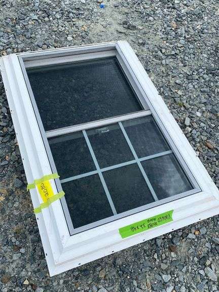 Viwinko Double Hung 32X 48 Window - Dixon's Auction at Crumpton