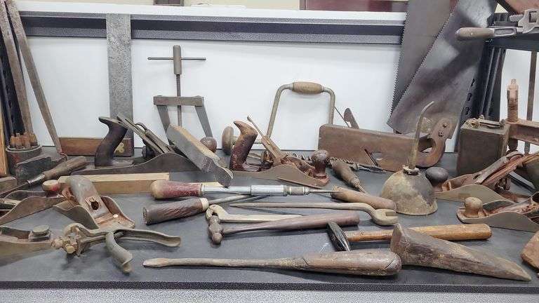 Lot Vintage / Antique Tools - Dixon's Auction at Crumpton