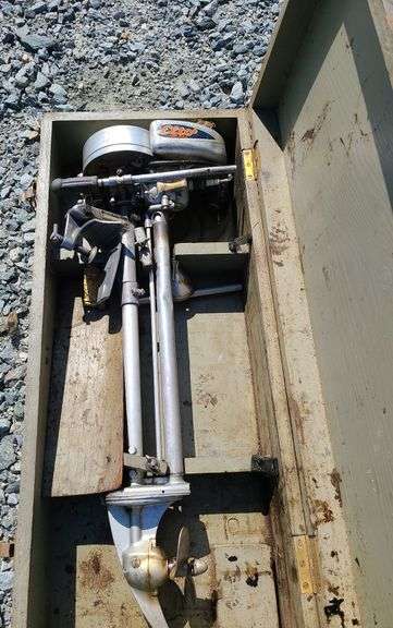 Vintage Elto Outboard Boat Motor With Case - Dixon's Auction at Crumpton