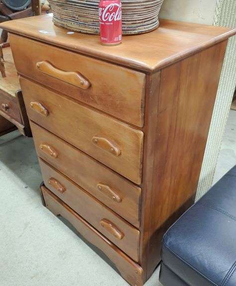 Vintage Maple Dresser - Dixon's Auction at Crumpton