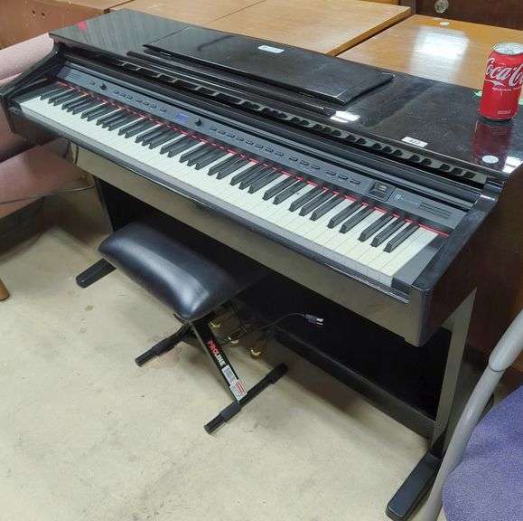 Williams Overture 2 Keyboard In Working Order - Dixon's Auction at Crumpton