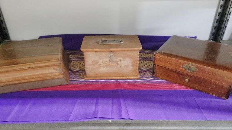 Lot Vintage / Antique Wood Boxes - Dixon's Auction at Crumpton