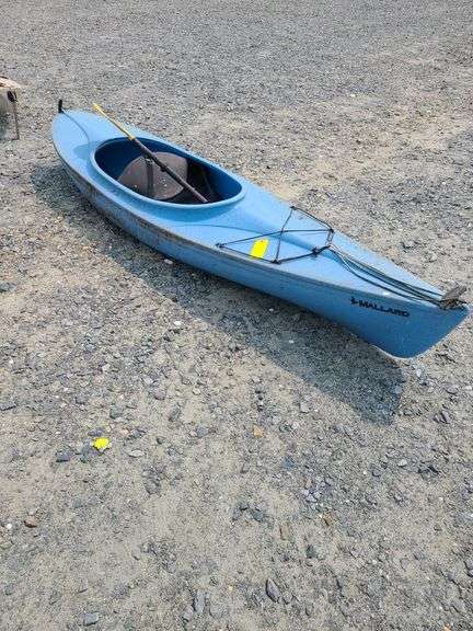 Trinity Bay Boat Company Kayak. - Dixon's Auction at Crumpton